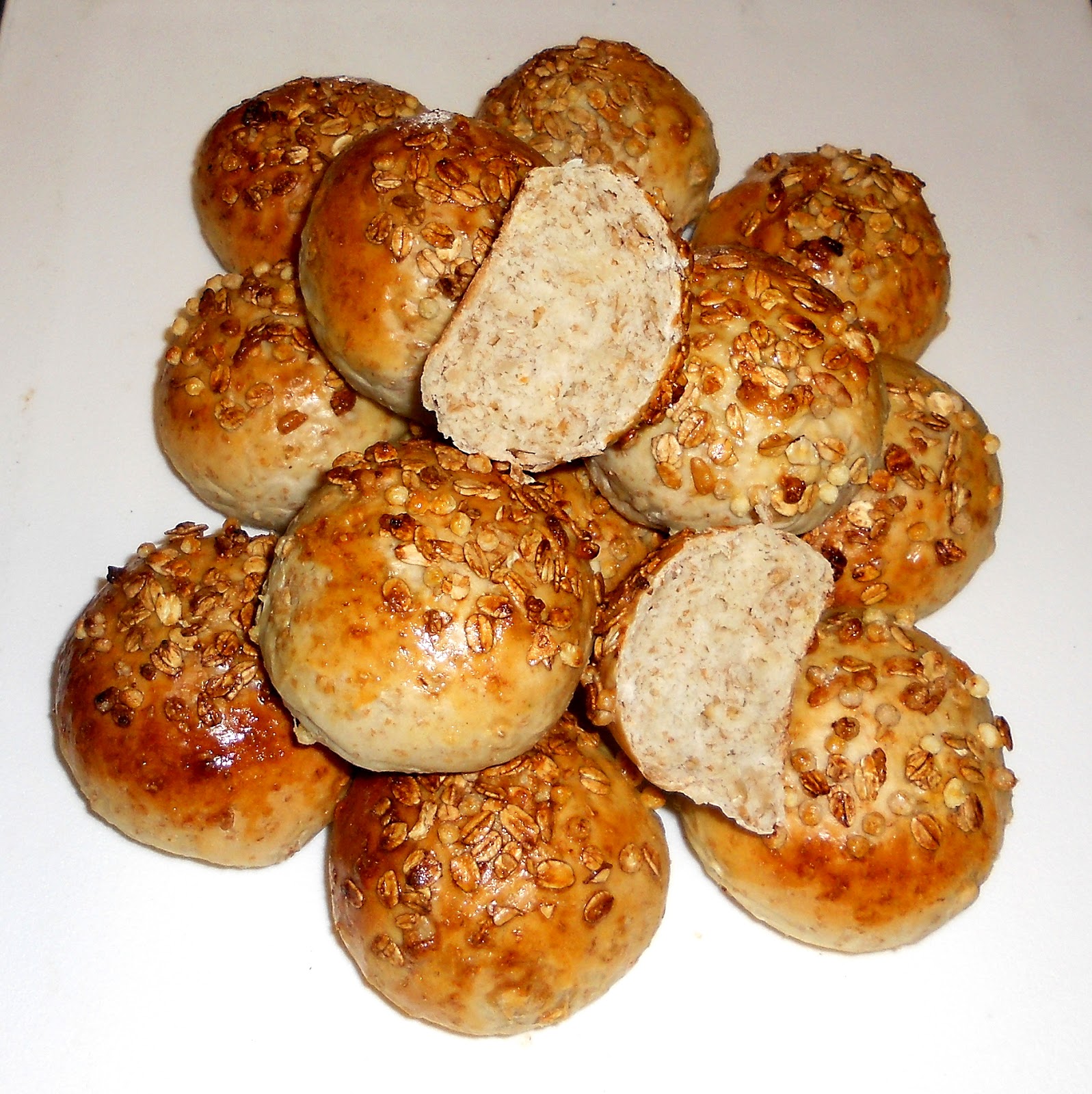 BOLLITOS INTEGRALES CON GRANOLA Y MIEL » El Arte de Amasar